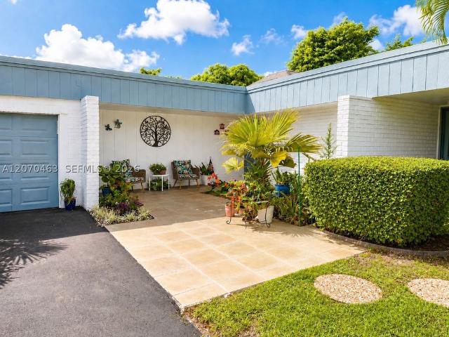 Luxury Villa for sale in Tamarac, Florida