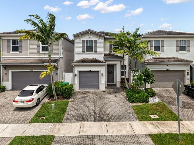 Luxury Villa for sale in Tamarac, Florida