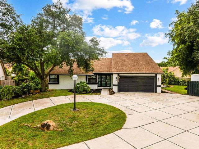 Luxury Villa for sale in Tamarac, Florida