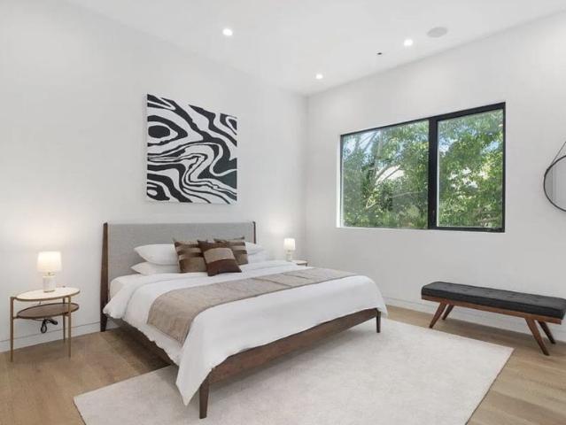 Luxury Villa Room for Rent