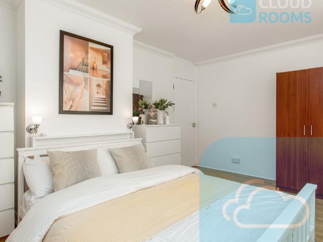 LUX Astra House E3 RM1