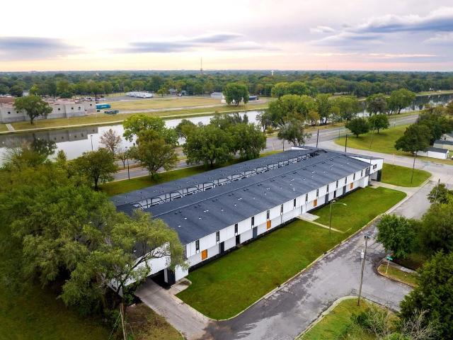 Lux Off Riverwalk 1 Bedroom Apartment for Rent at 425 425 W Taft & 550 S Laclede, Wichita, KS 67213 McCormick