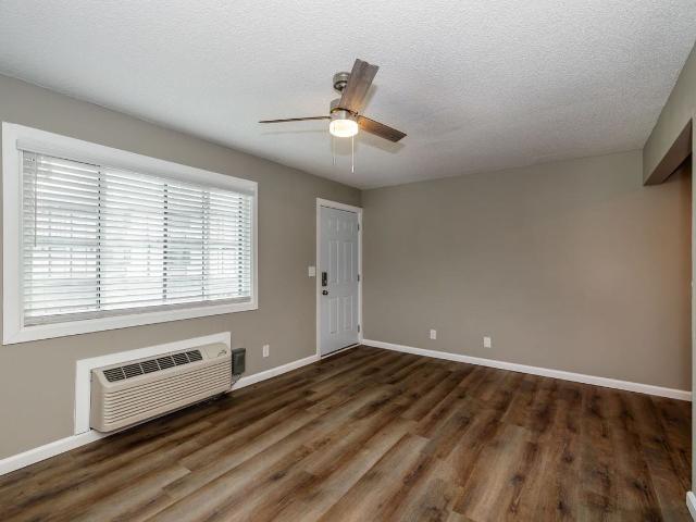 Lux Off Riverwalk Studio Apartment for Rent at 425 425 W Taft & 550 S Laclede, Wichita, KS 67213 McCormick