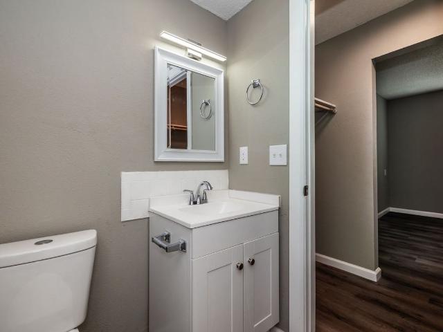 Lux Off Riverwalk Studio Apartment for Rent at 425 425 W Taft & 550 S Laclede, Wichita, KS 67213 McCormick