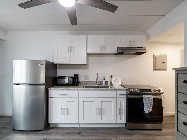 Lux off Washington Studio Apartment for Rent at 1305 Washington Ave, Bay City, MI 48708