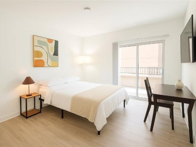 LUX private room in WeHo