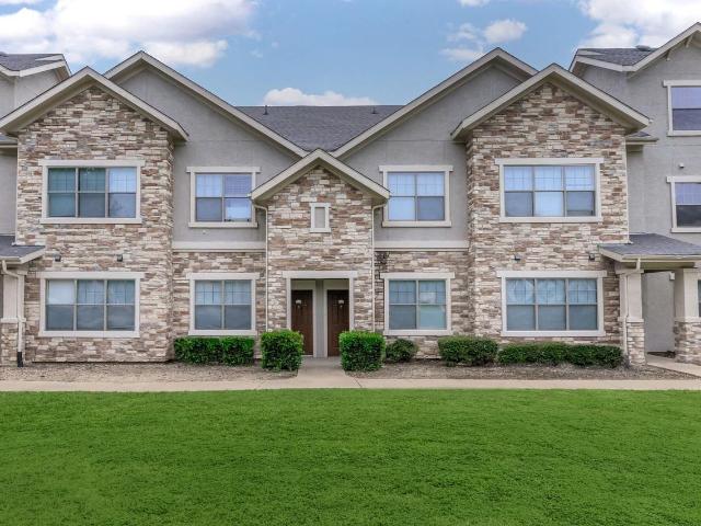 Luxar Villas 2 Bedroom Apartment for Rent at 3110 S Cockrell Hill Rd, Dallas, TX 75236