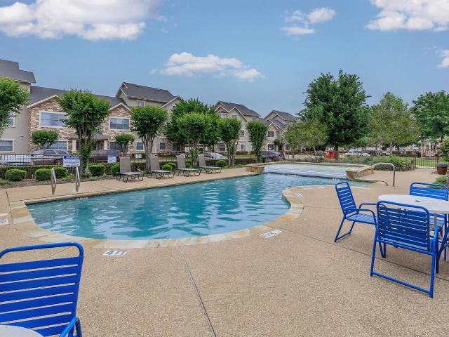 Luxar Villas 2 Bedroom Apartment for Rent at 3110 S Cockrell Hill Rd, Dallas, TX 75236