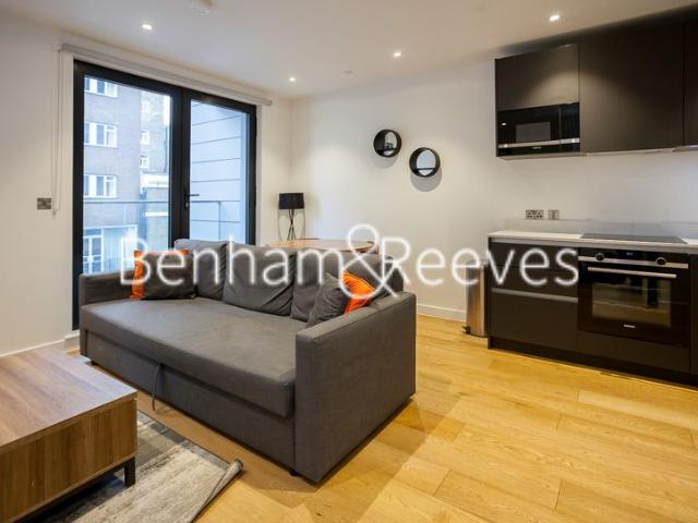 Luxe Tower, Dock Street E1, 1 bed flat to rent, £2,492 pcm | PrimeLocation