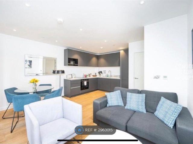 Luxe Tower, London E1, 1 bed flat to rent, £2,800 pcm | PrimeLocation