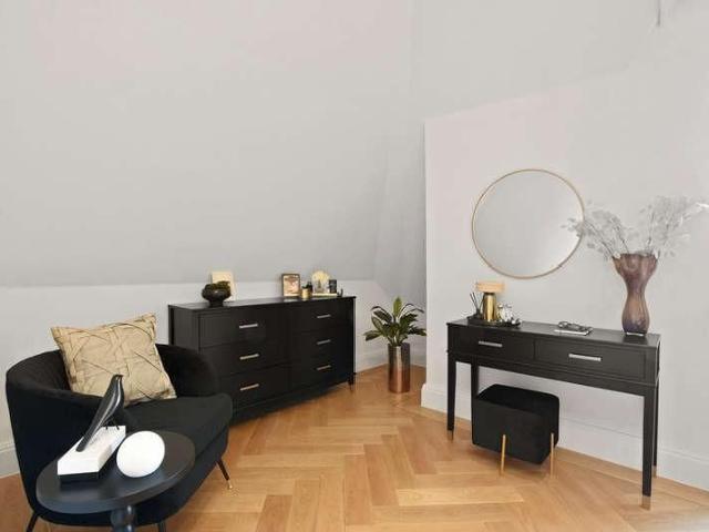 Luxen Court, The Ridgeway, EN2