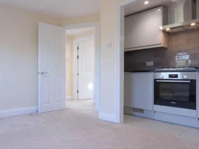 Luxmore & Co, 88 Haverstock Hill, London, NW3 2BD, United Kingdom | 1 bed apartment for rent #136752109 | Rentberry