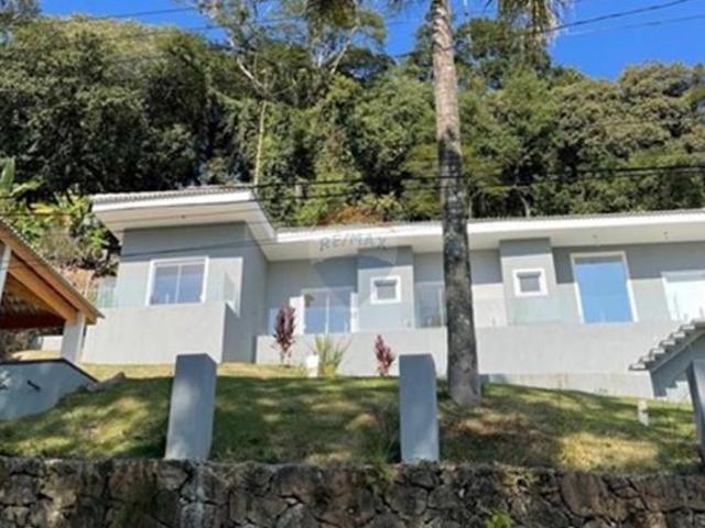 Luxo nos Alpes de Caieiras: Alugue Seu Paraíso!