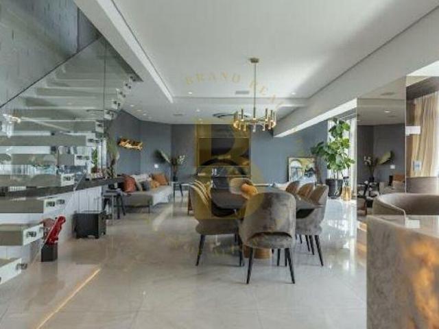 Luxo, Automação e Design: Duplex Reformado com Vista Panorâmica