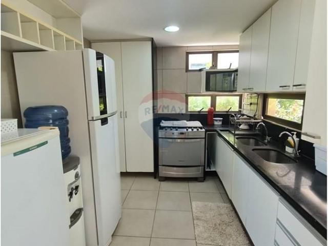 Luxo à Beira Mar: Casa Excepcional em Muro Alto