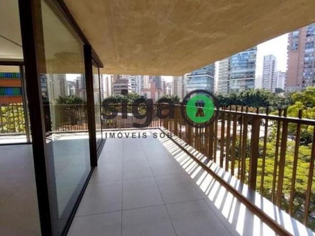 Luxo ao Lado do Ibirapuera 479m² com 4 Suítes e 5 Vagas em Projeto Exclusivo
