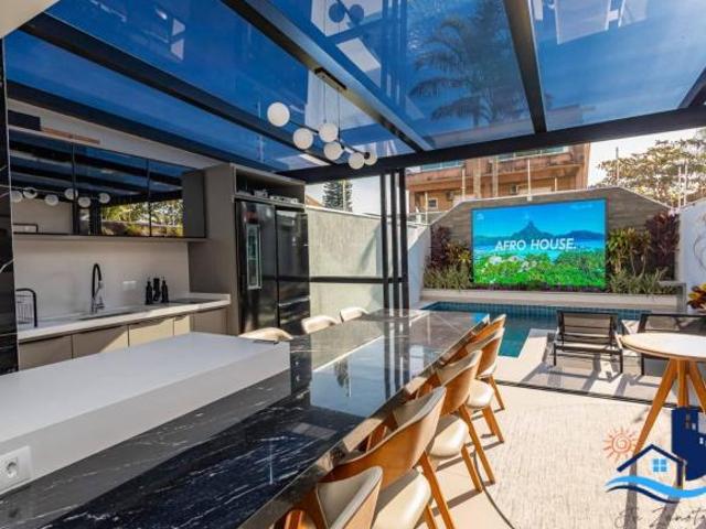 Luxo Beira Mar Triplex completamente mobiliado e Decorado com Piscina