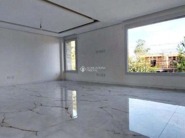 Luxo, Conforto e Segurança Definem esta bela Casa
