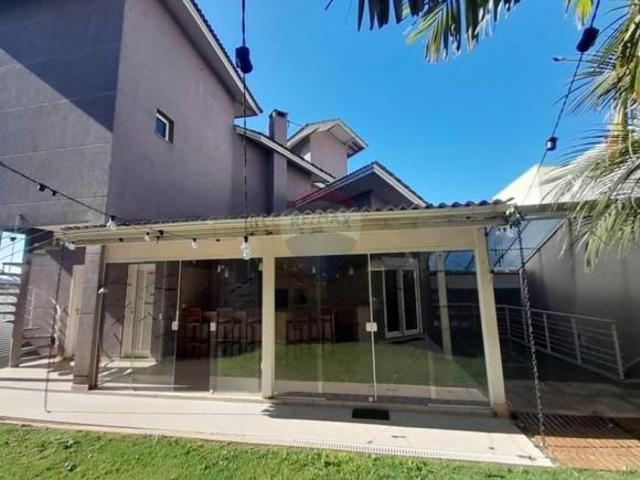 Luxo e Conforto: Casa no Condomínio Hills III