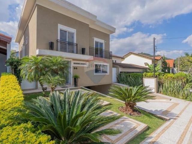 Luxo e Conforto em Casa no Residencial Onze com 4 Suites