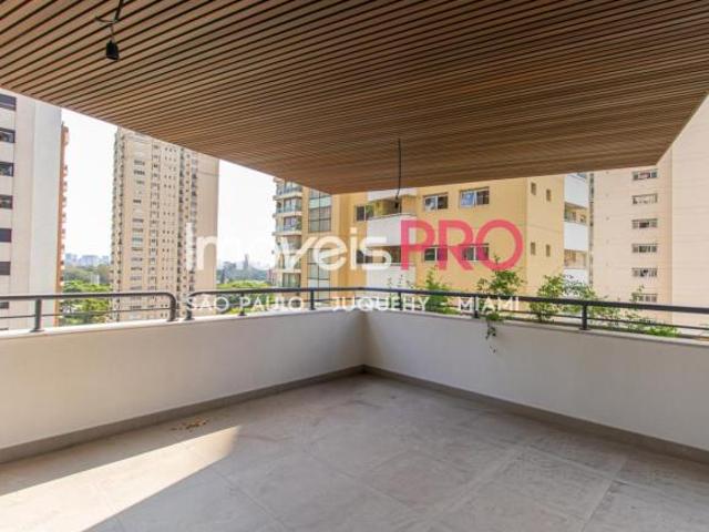 Luxo e Conforto no Coração do Bairro! Apartamento exclusivo à venda na Rua Tumiaru