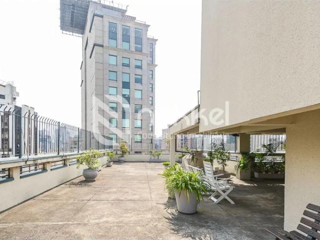 Luxo e Conforto no Coração do Itaim Bibi: Apartamento de 177m² com Cozinha Gourmet
