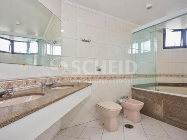 Luxo e Conforto na Vila Andrade: 3 Suítes com closets mais 1 quarto home office com 229 m² útil, ex
