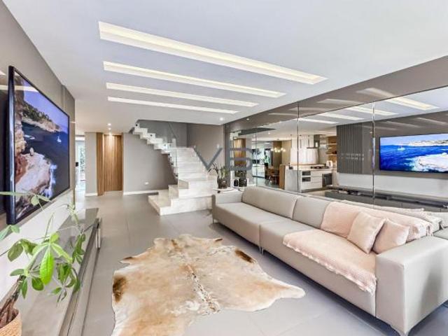 Luxo, lazer privativo e vista panorâmica: seu novo refúgio de 265m² no Recanto das Andorinhas