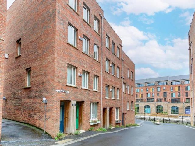 Luxor Row, Newcastle Upon Tyne 2 bed maisonette to rent £1,495 pcm £345 pw
