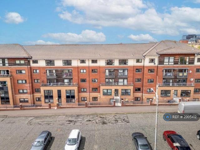 Lymburn St, Glasgow, G3 2 bed flat to rent £1,560 pcm £360 pw