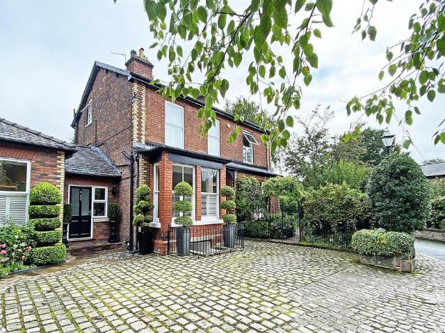 Lyme Grove, Altrincham 5 bed detached house to rent £4,995 pcm £1,153 pw