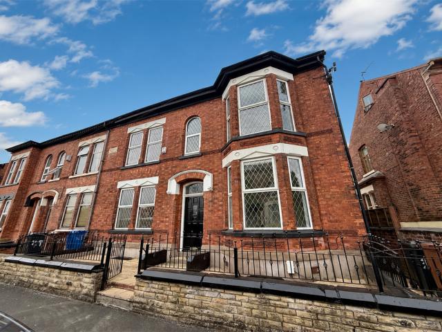 Lyme Grove, Stockport, 6 bedroom, End Terrace