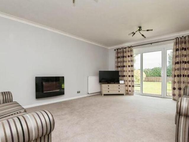 Lyme View Court, Lansdowne Road, 2 Bedroom Flat