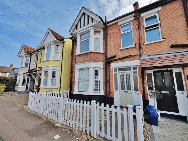 Lymington Avenue, Leigh On Sea 1 bed ground floor flat to rent £1,195 pcm £276 pw