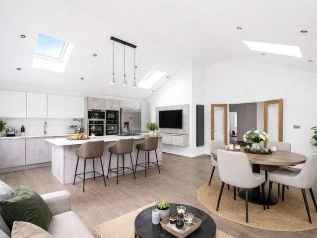 Lymington Bottom Road, Four Marks, Alton, Hampshire, GU34