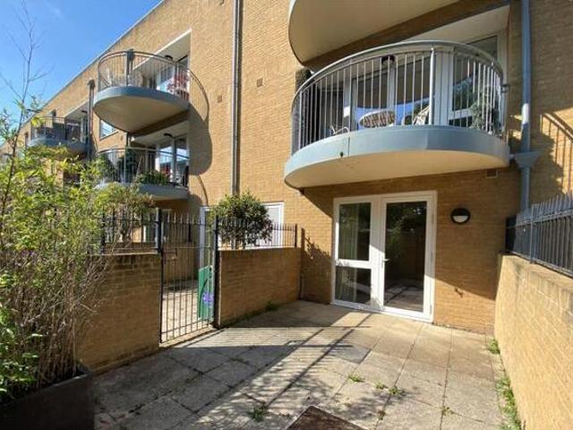 Lymington, Hampshire, 1 Bedroom Flat