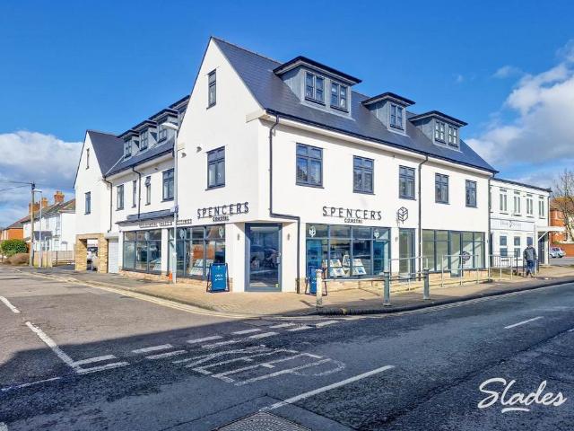 Lymington Road, Highcliffe, Christchurch 2 bed apartment to rent £1,295 pcm £299 pw