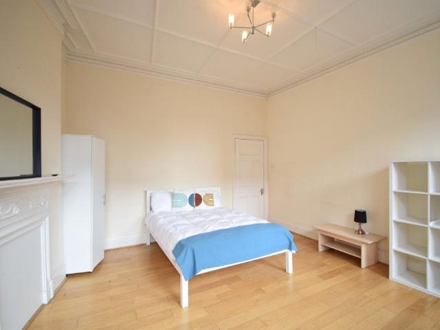 Lymington Road, London NW6, Room to rent, £1,278 pcm | PrimeLocation