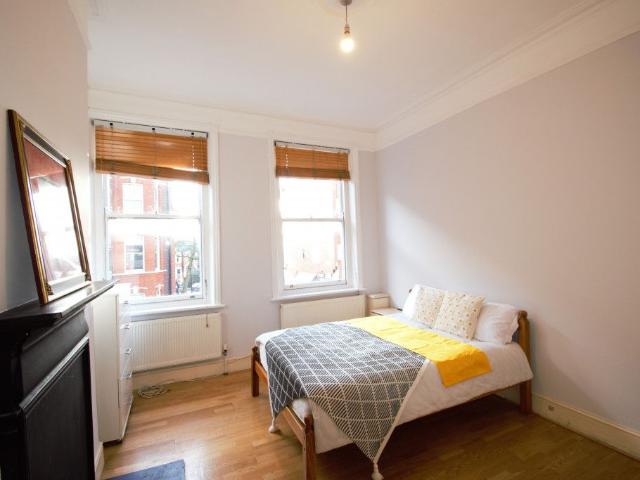 Lymington Road, London NW6, Room to rent, £1,365 pcm | PrimeLocation