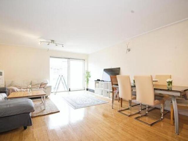 Lynton Court, Cardiff, 3 Bedroom Flat