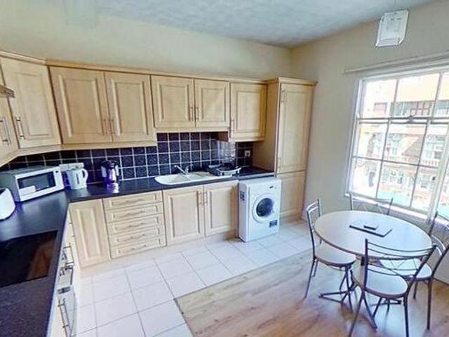 Lynton Court, Peachey Street, 2 Bedroom Apartment