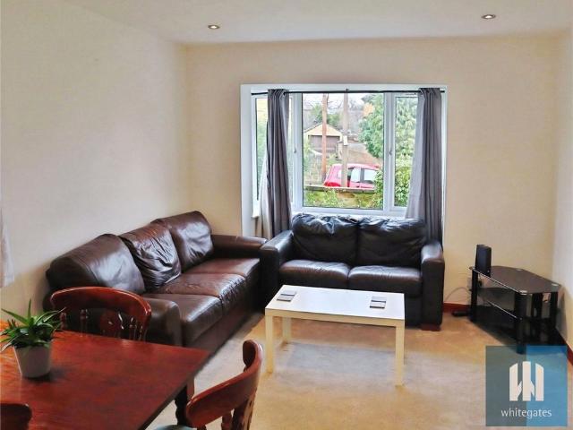 Lynton Avenue, Springwood, Huddersfield, HD1
