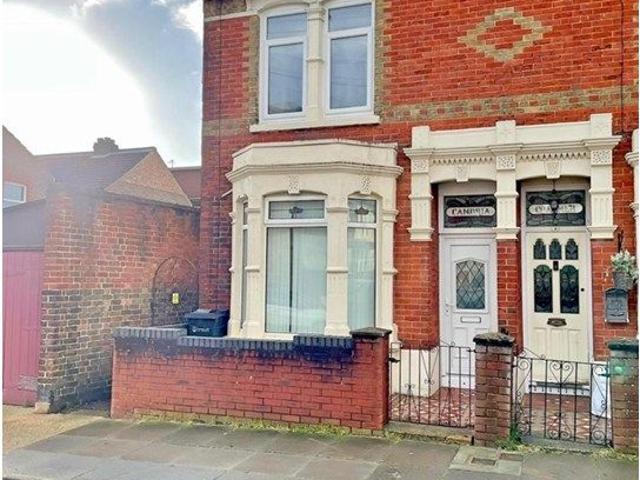 Lynton Grove, Portsmouth PO3, 3 bed end terrace house to rent, £1,550 pcm | PrimeLocation
