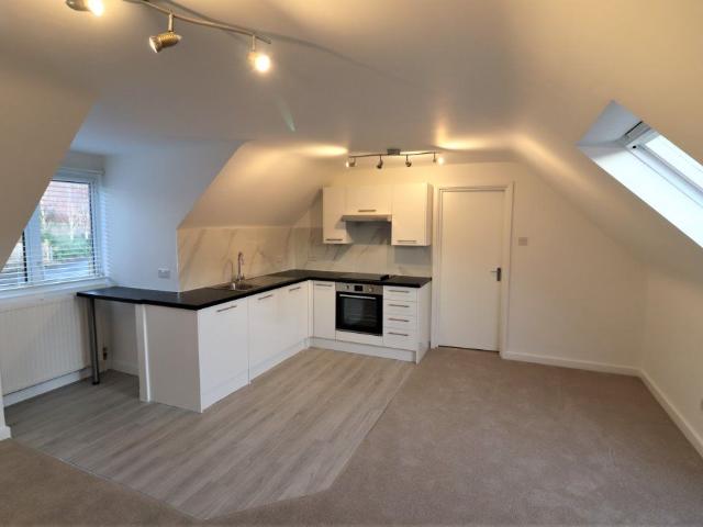 Lynton House Surgery, High Wycombe HP11, 2 bed flat to rent, £1,350 pcm | PrimeLocation