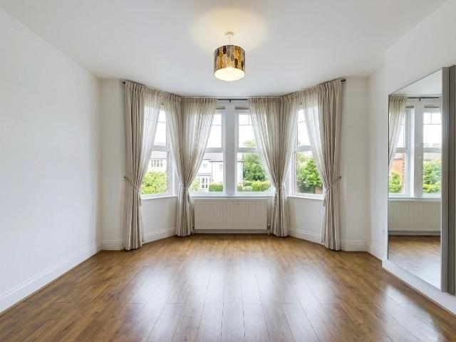 Lynton Road, Acton W3, 2 bed flat to rent, £1,995 pcm | PrimeLocation