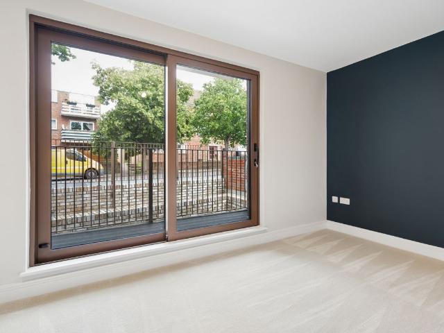 Lynton Road, Acton W3, 3 bed flat to rent, £4,000 pcm | PrimeLocation