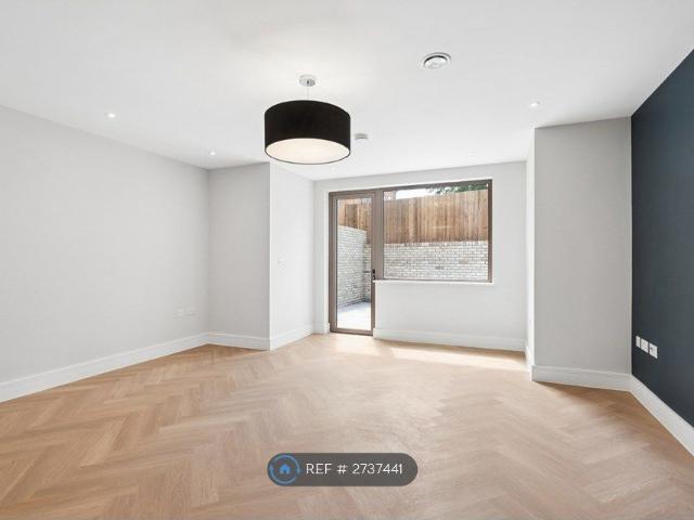 Lynton Road, London W3, 3 bed flat to rent, £4,000 pcm | PrimeLocation