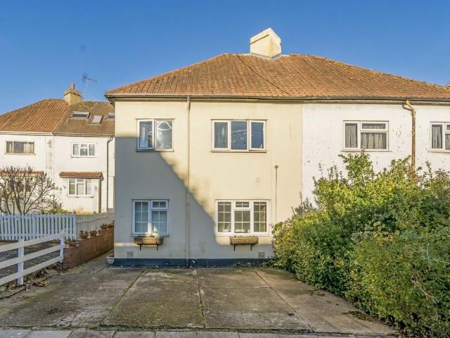 Lynton Terrace, Acton W3, 2 bed flat to rent, £2,200 pcm | PrimeLocation
