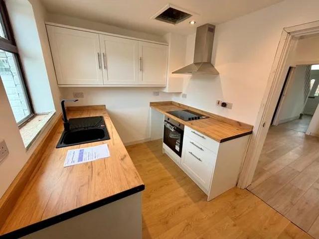 Lynton Terrace, Radcliffe, M26