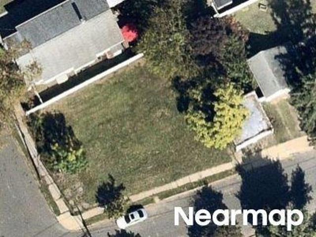 Lynwood Ave